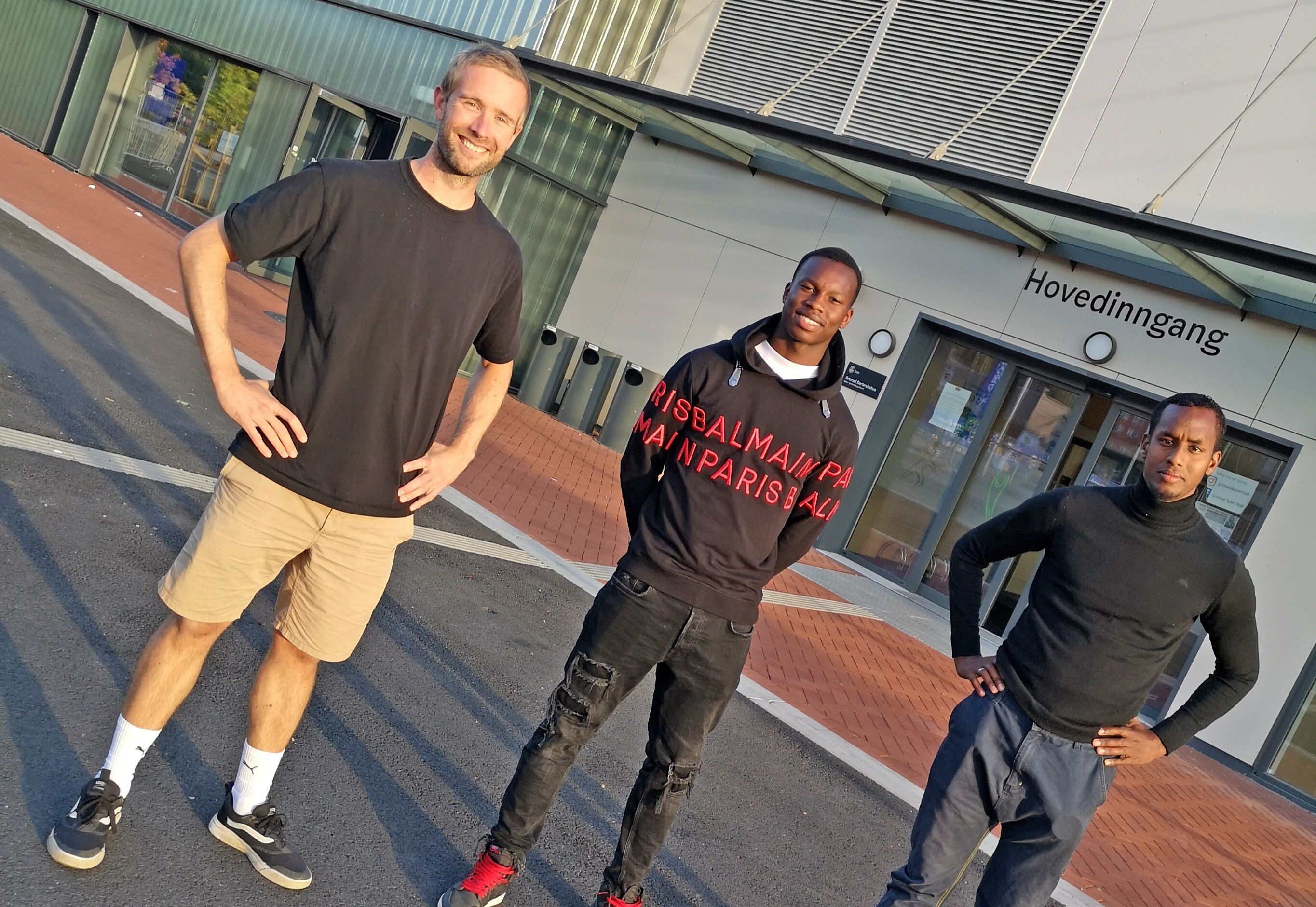 Stjernene fikk se seg selv da «Grorud Underdogs» ble forhåndsvist i ...