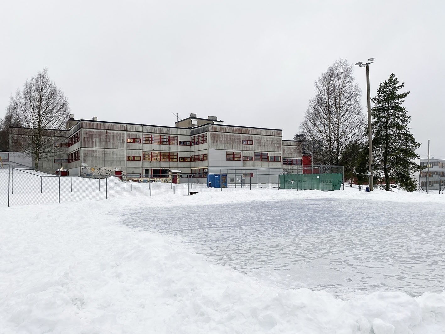 Overrasket og bekymret rektor