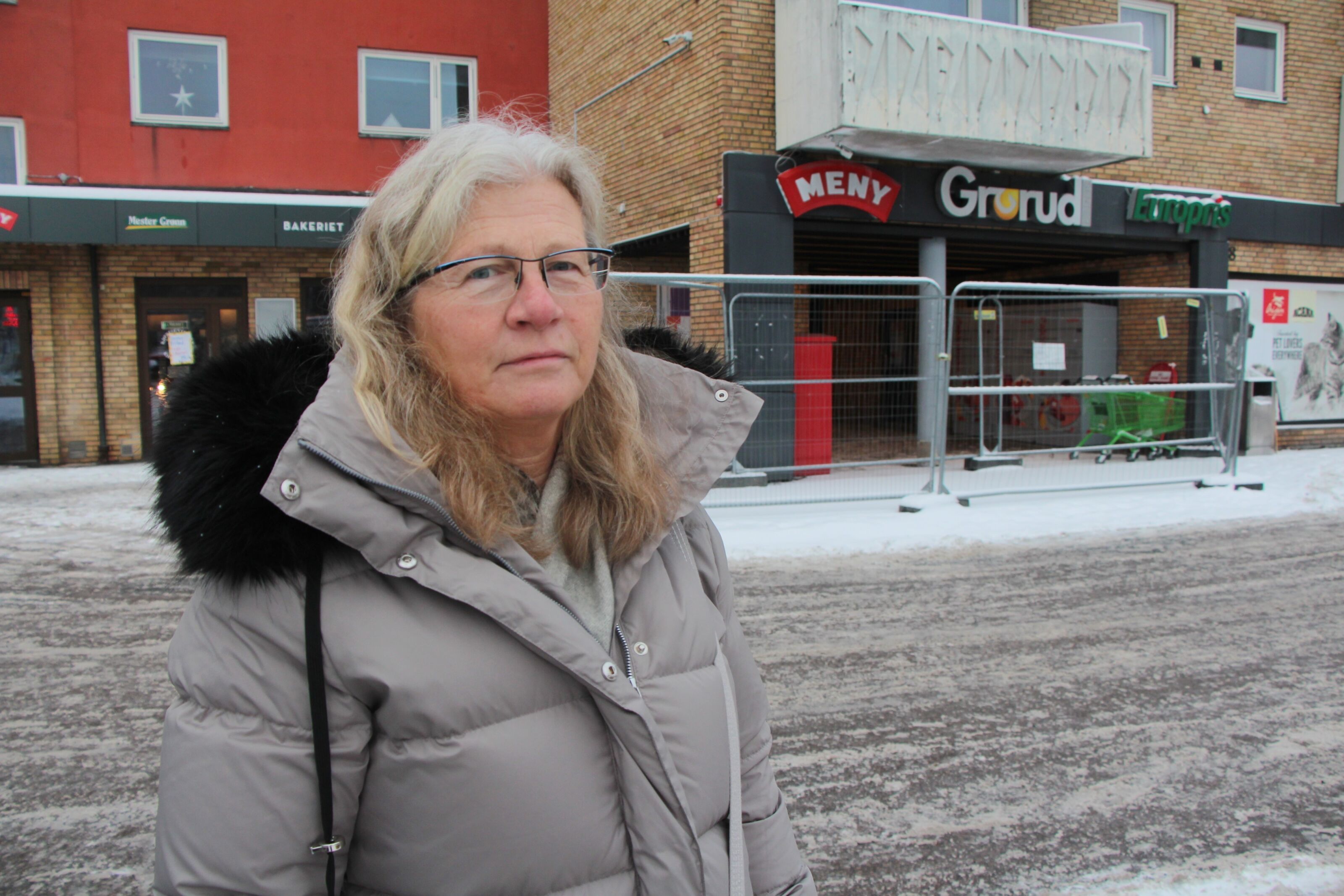 I flere år har dette gjerdet stått ved inngangen til Grorud senter ...