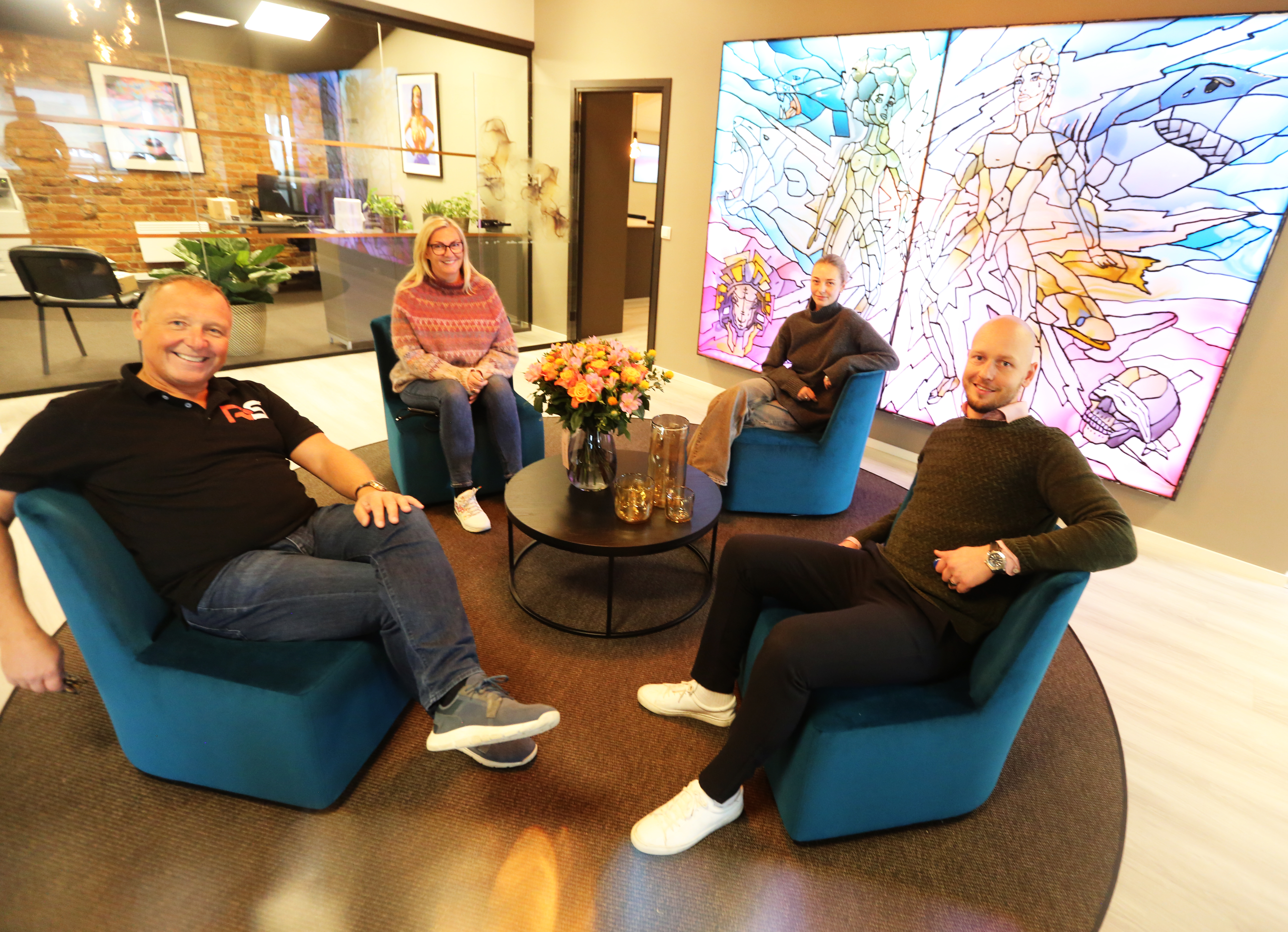 Er det rart folk trives på jobben!