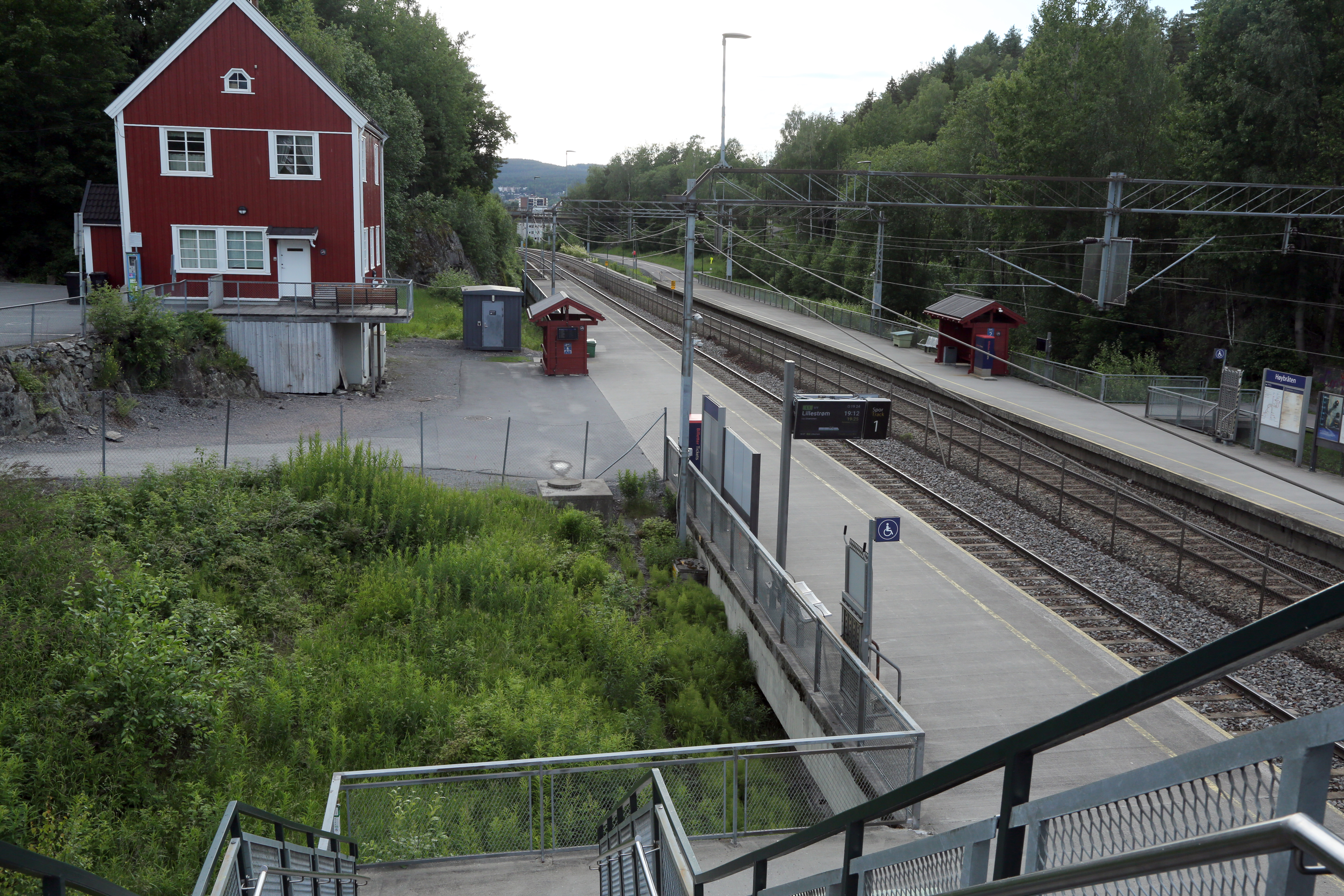 Rolf og Rolf dro til historisk jernbanegrunn fem stasjoner fra ...