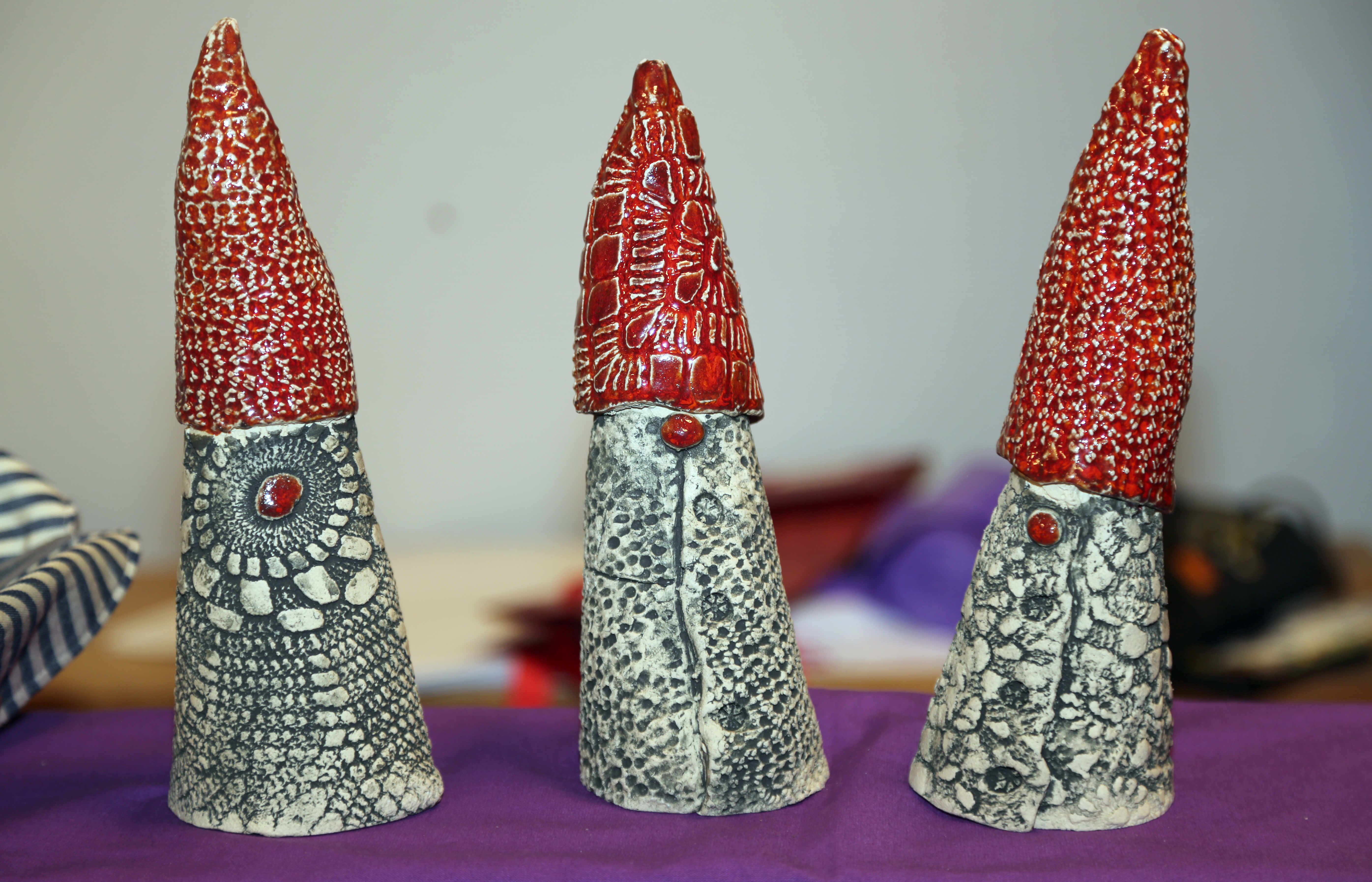 Julemarkedssesongen er i gang for fullt - og Oskar (2) var blant de ...