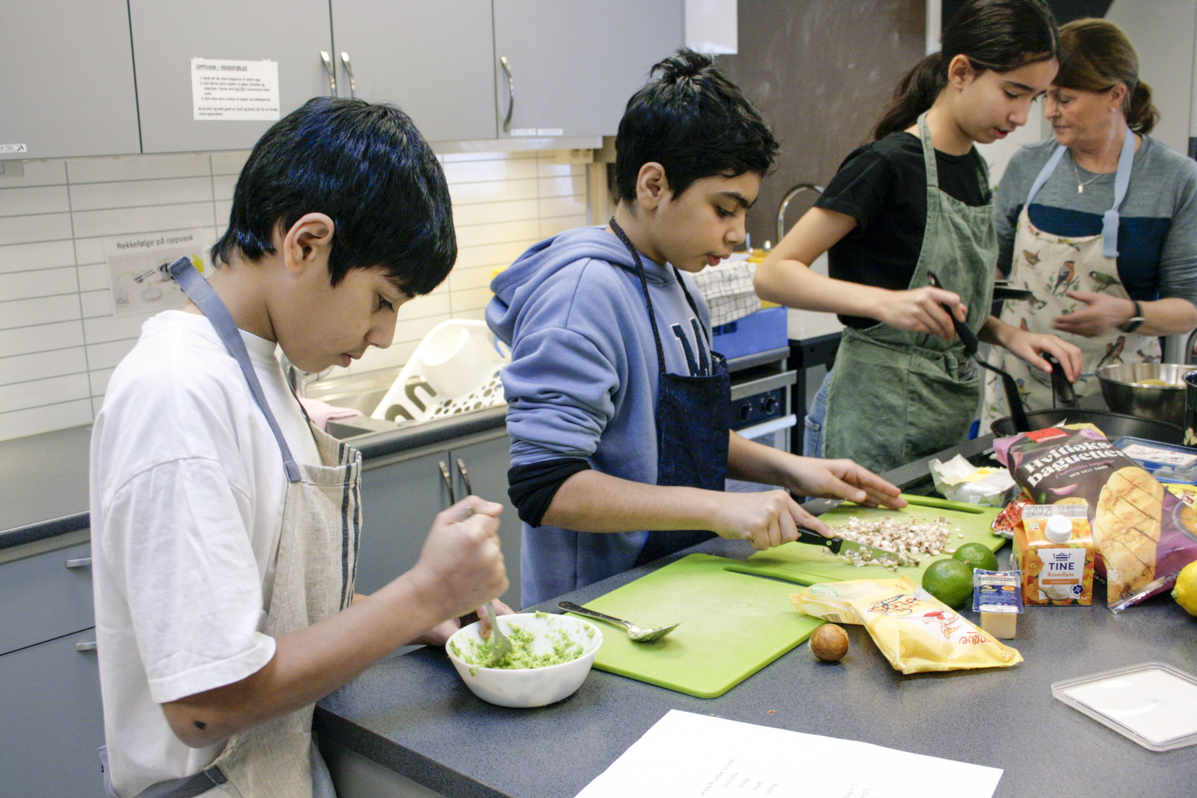 Kokkekamp viser nytten av praktiske fag. – Verdifullt for elevene på Jeriko skole