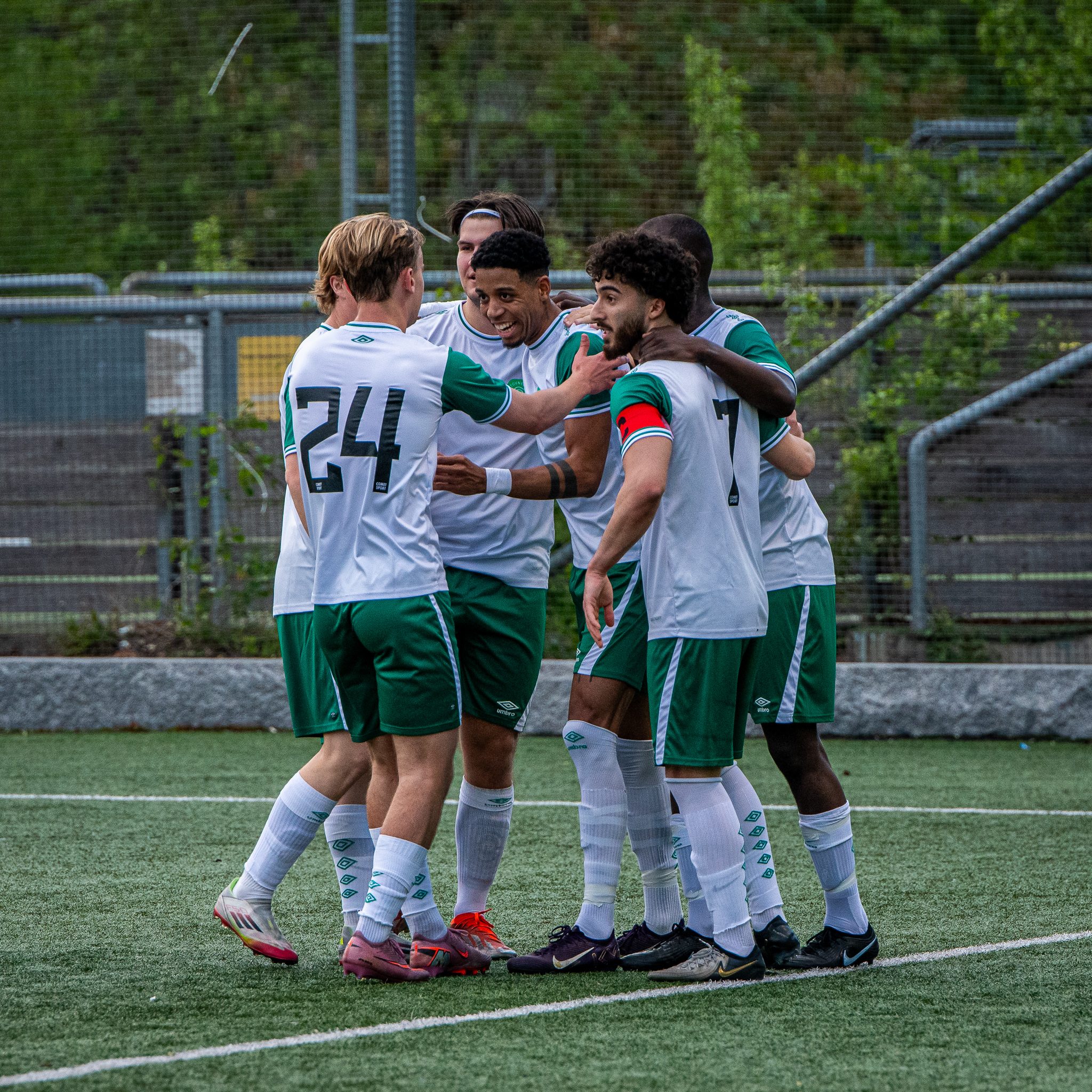 Stovner fosser fram med ni poeng på tre kamper og 12 scorede mål